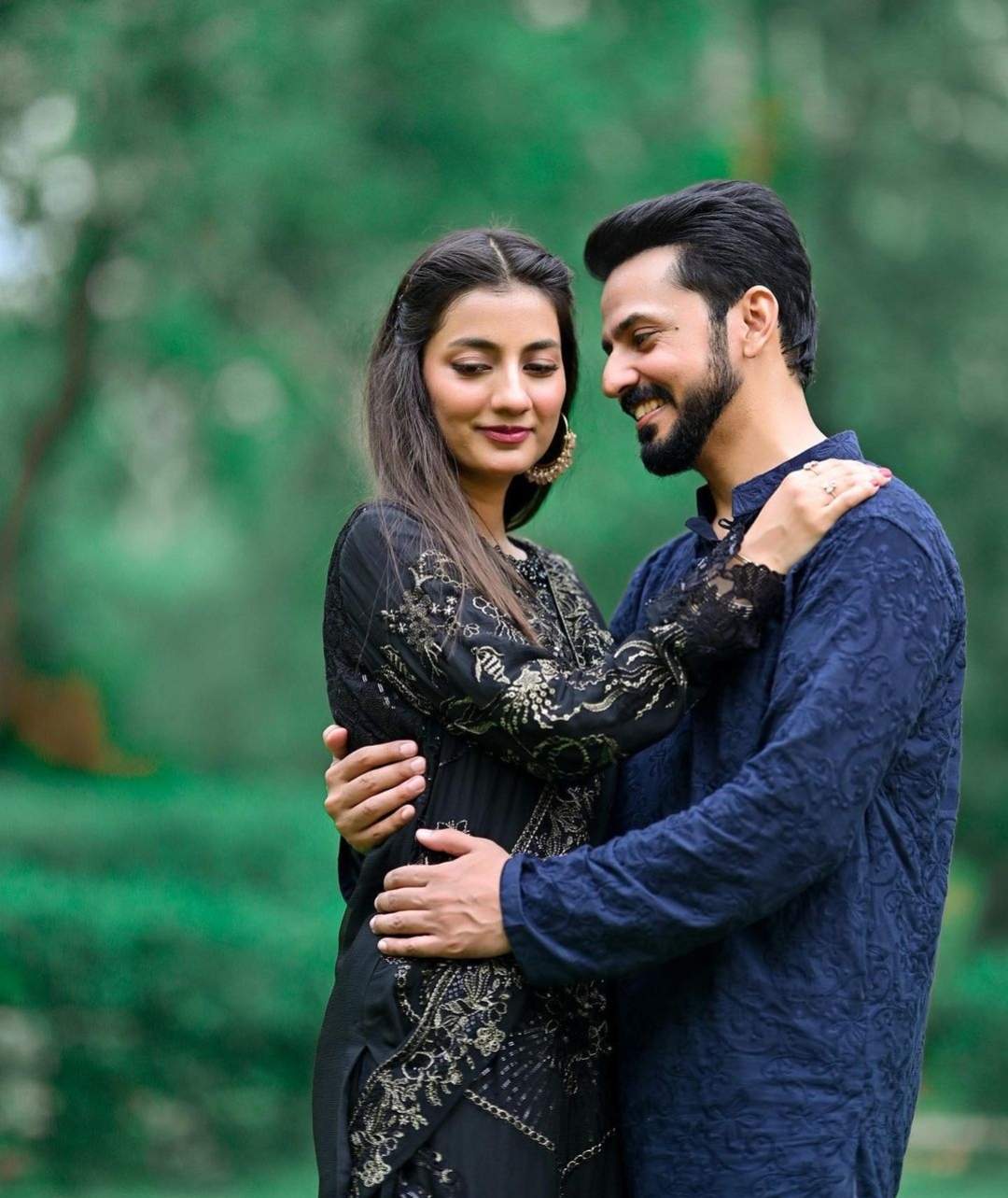Uroosa & Bilal Celebrating 8th Anniversary | Reviewit.pk