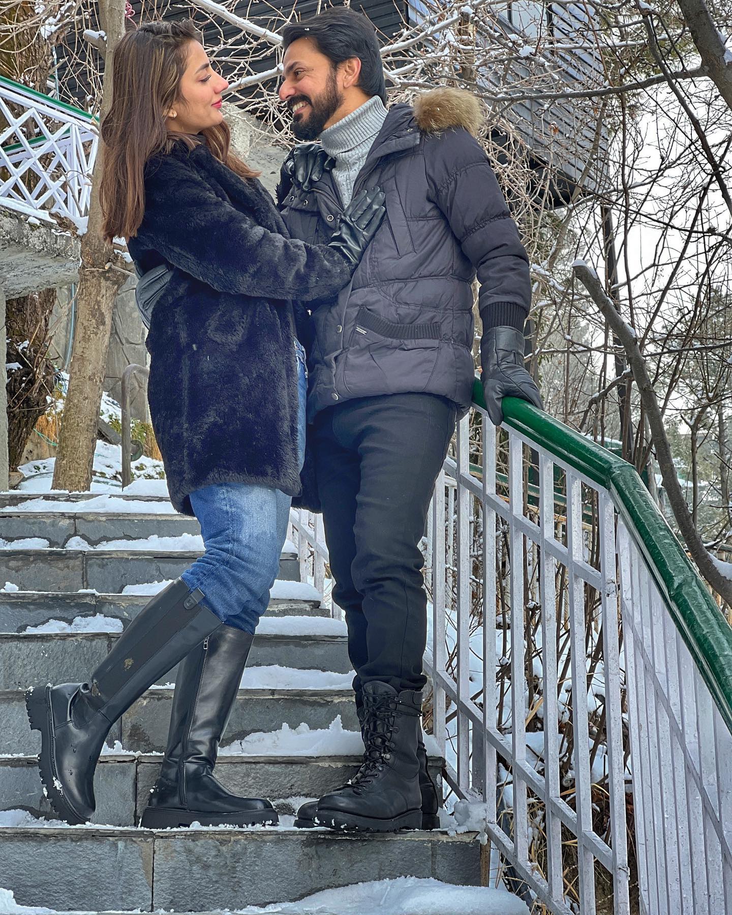 Uroosa & Bilal Celebrating 8th Anniversary | Reviewit.pk