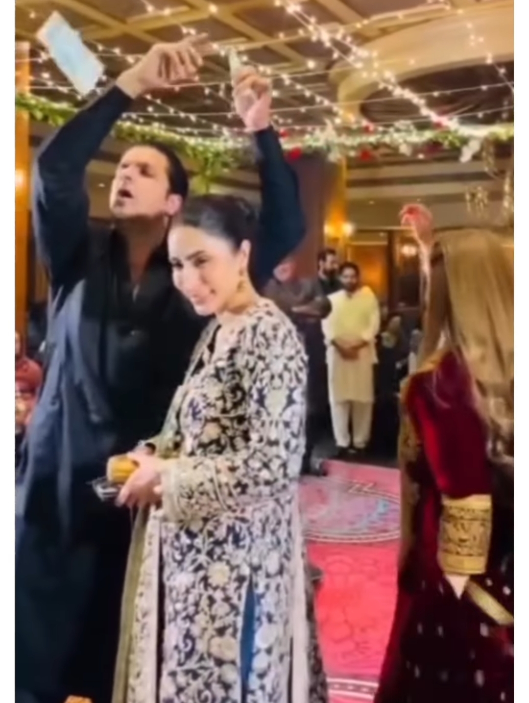 Public Reaction on Usman Malik Showering Money On Pregnant Wife Uzma ... Public Reaction on Usman Malik Showering Money On Pregnant Wife Uzma ...