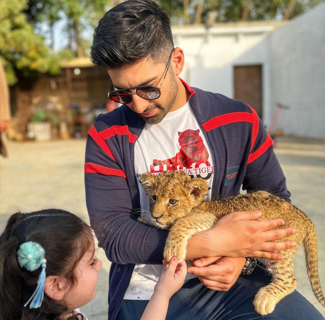 Aiman Khan & Muneeb Butt at Simba's Kingdom With Amal | Reviewit.pk