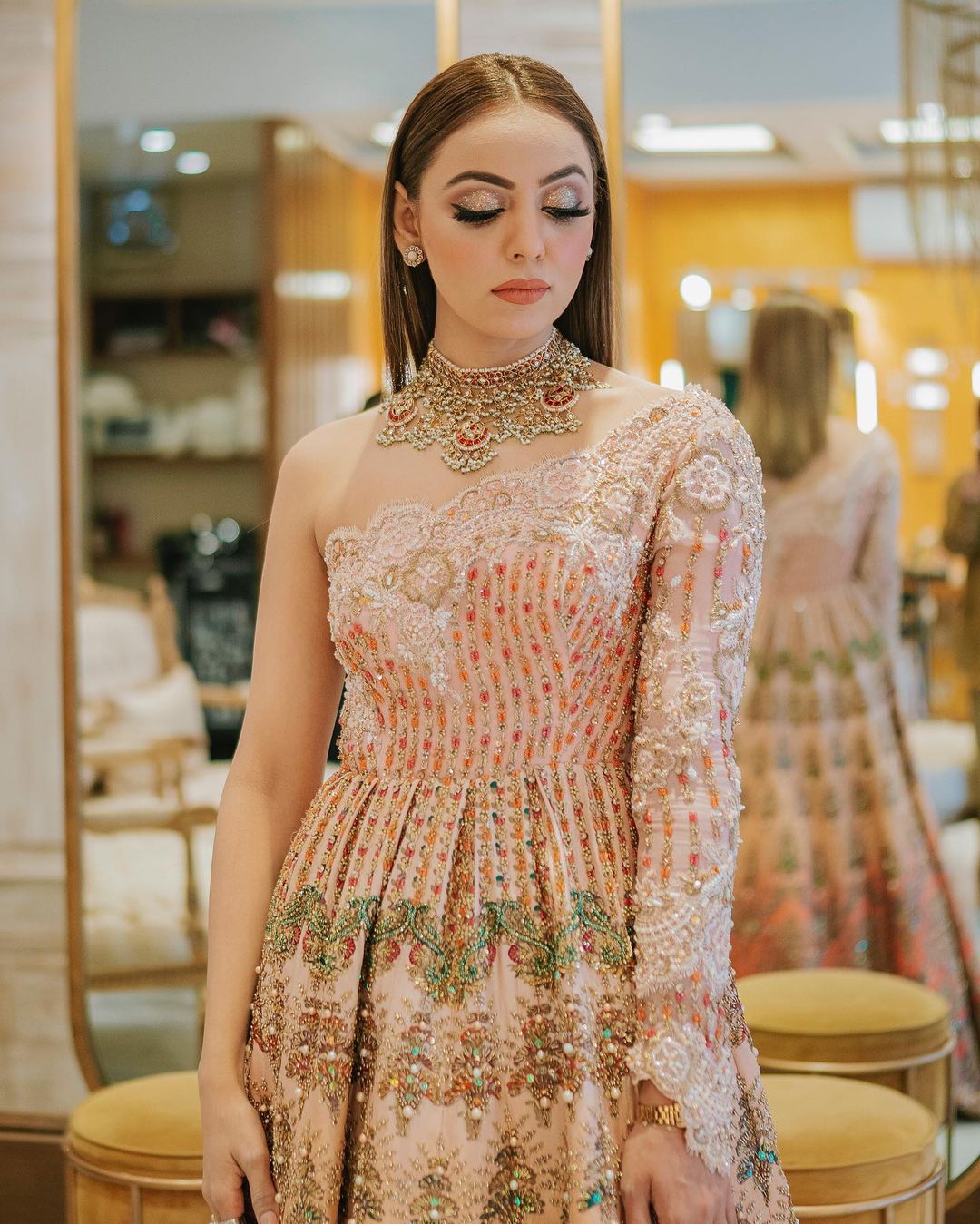 Maryam Noor's Beautiful Latest Pictures With Husband | Reviewit.pk