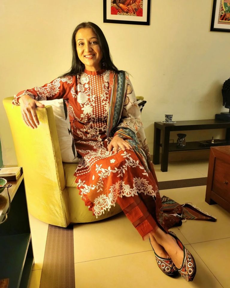 Nadia Afgan Says Talentless People Have Become Stars | Reviewit.pk