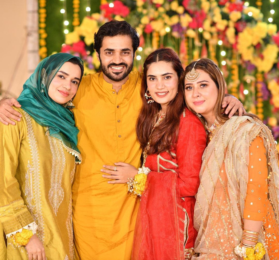 Rabia Anum Obaid With Husband At Brother In Law's Mayoun | Reviewit.pk