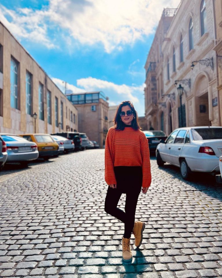 Rabya Kulsoom & Husband Celebrating 7th Anniversary in Baku | Reviewit.pk