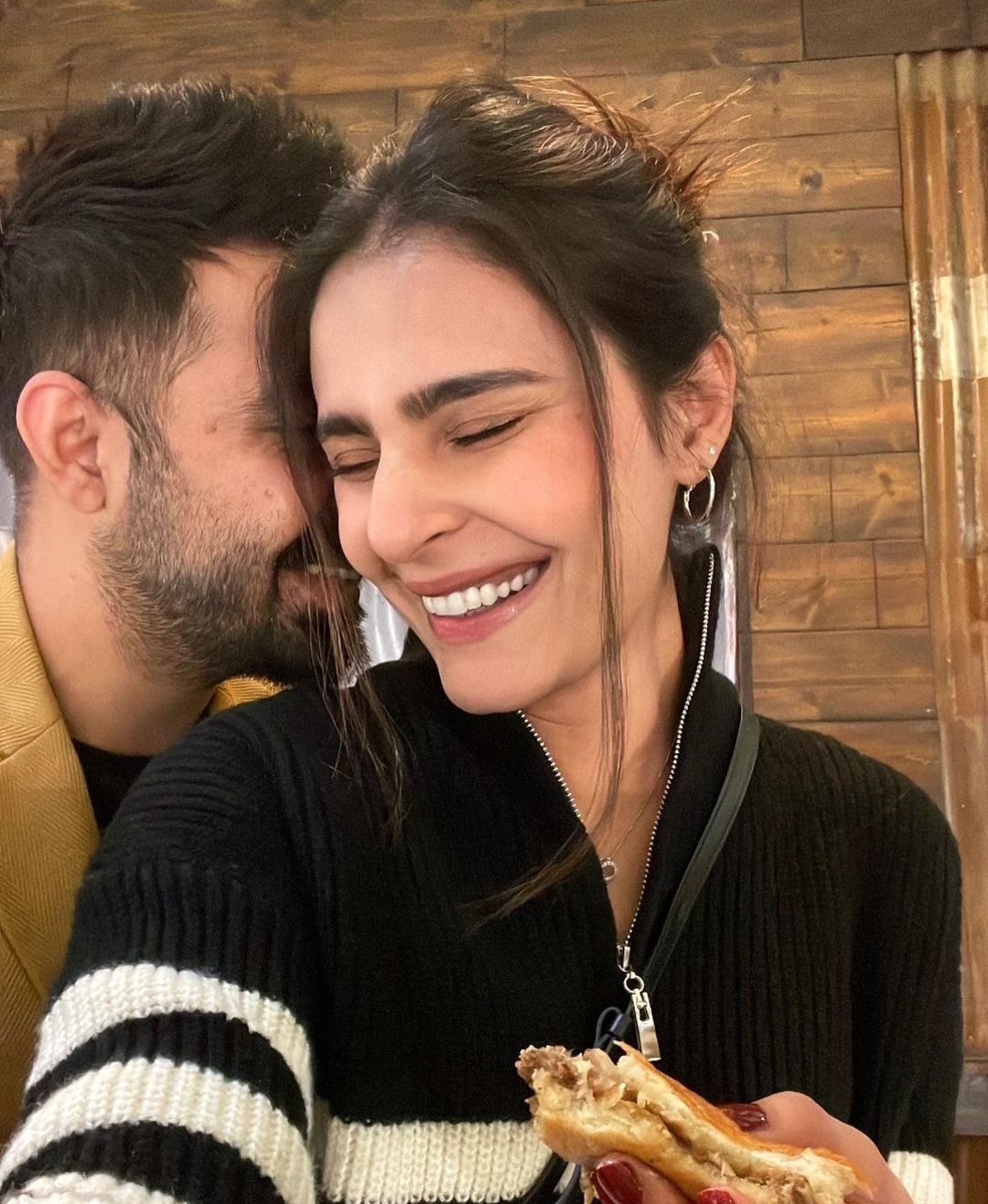 Sadia Ghaffar Shares New Adorable Pictures & Reels of Family | Reviewit.pk