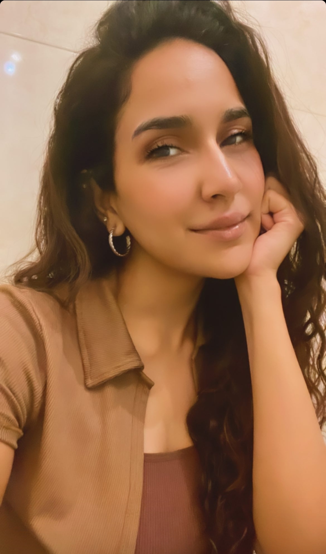 Anoushay Abbasi Latest Beautiful Pictures From UAE | Reviewit.pk