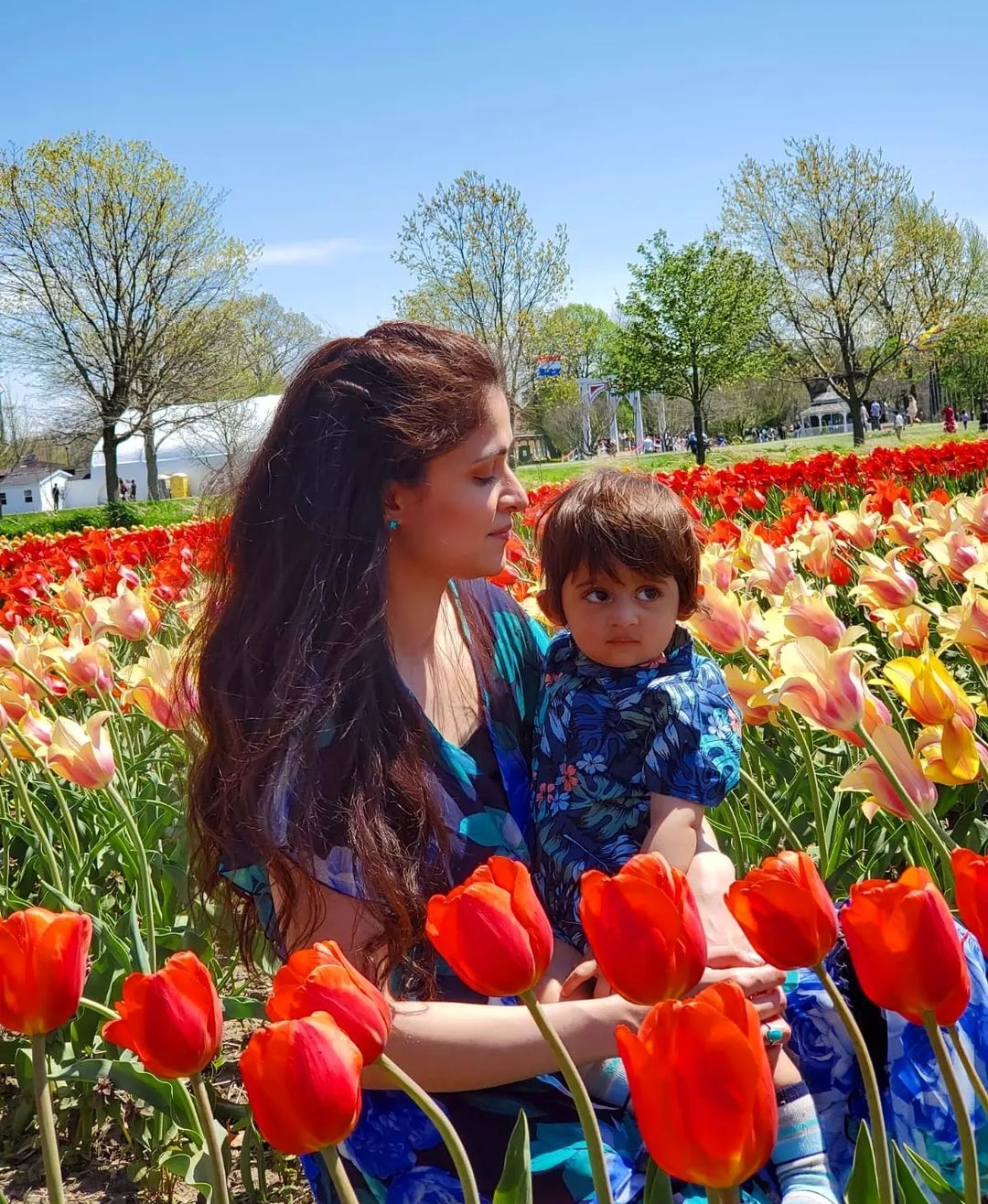 Arij Fatima New Family Pictures from Holland | Reviewit.pk