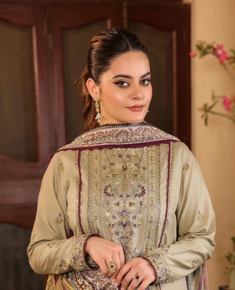 Minal Khan's Gorgeous Looks From KKJ Celebrity Club | Reviewit.pk