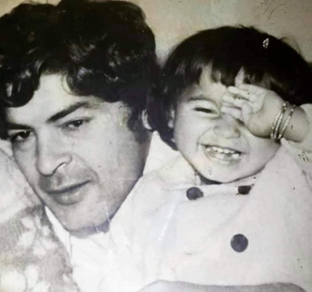 Unseen Family Pictures of Qavi Khan | Reviewit.pk