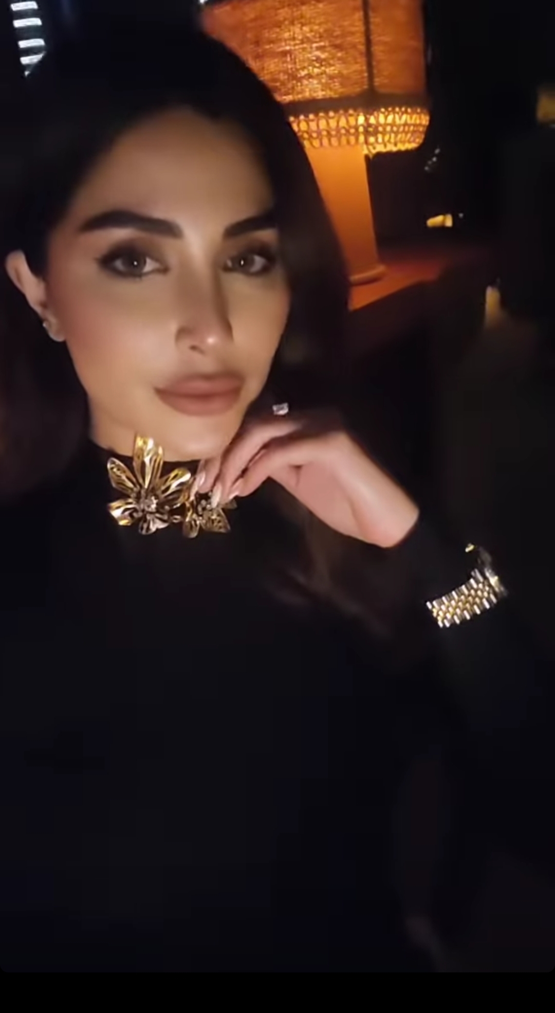 Sabeeka Imam New Gorgeous Pictures With Friends | Reviewit.pk