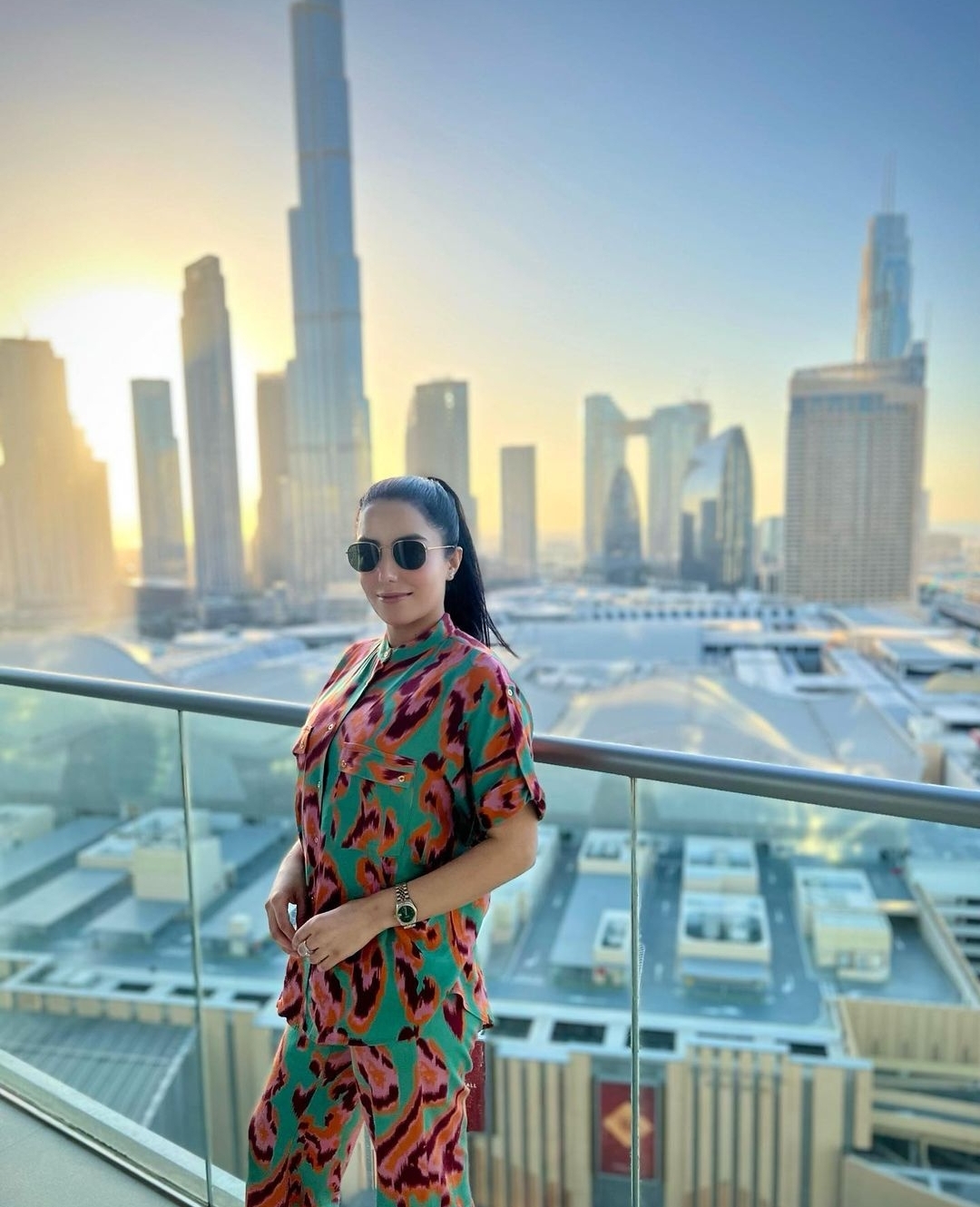 Imad Wasim New Adorable Family Clicks From Dubai | Reviewit.pk