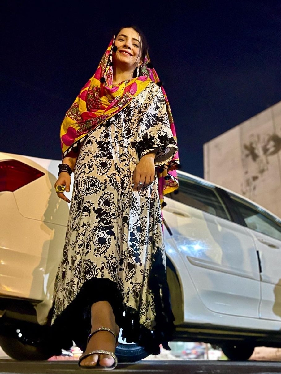 Feroze Khan Sister Dua Taunts Aliza Sultan After Her Recent Statements ...