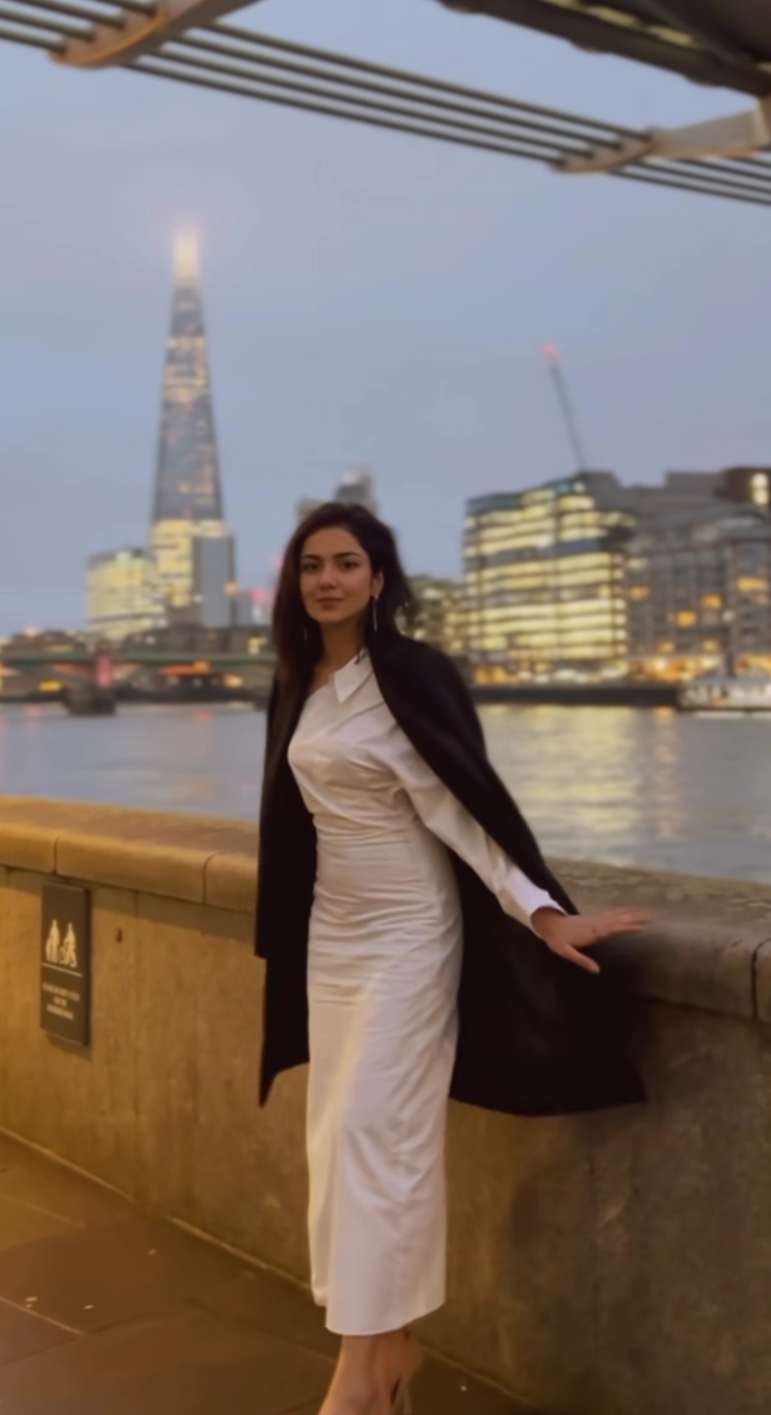 Syeda Tuba Anwar New Pictures from London | Reviewit.pk