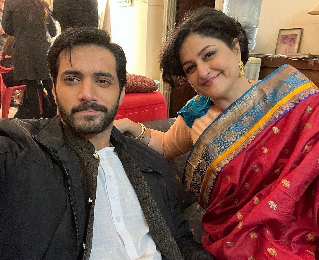 Drama Serial Tere Bin Cast In Real Life | Reviewit.pk