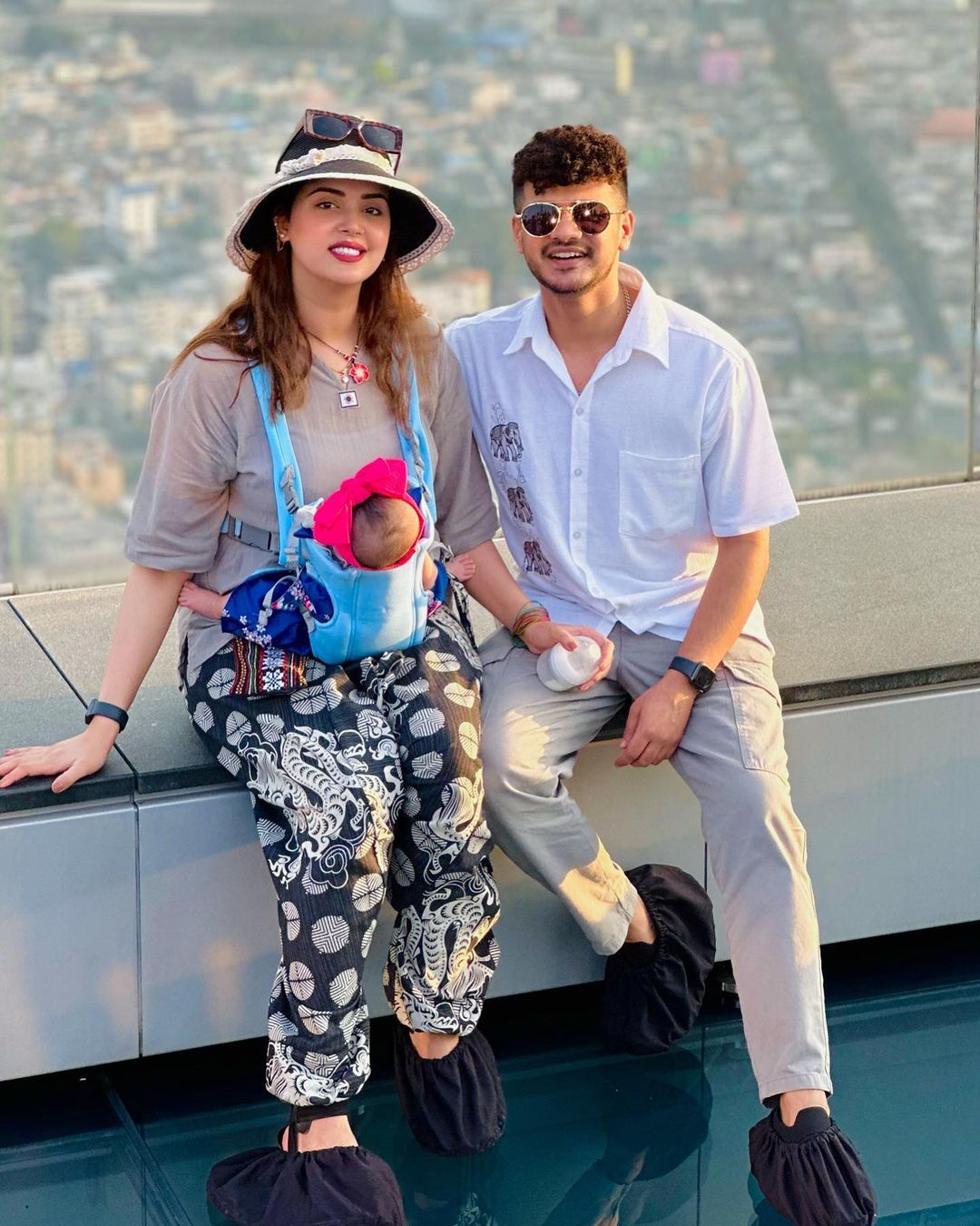 Kanwal Aftab Twins With Baby Aizal In Yellow | Reviewit.pk