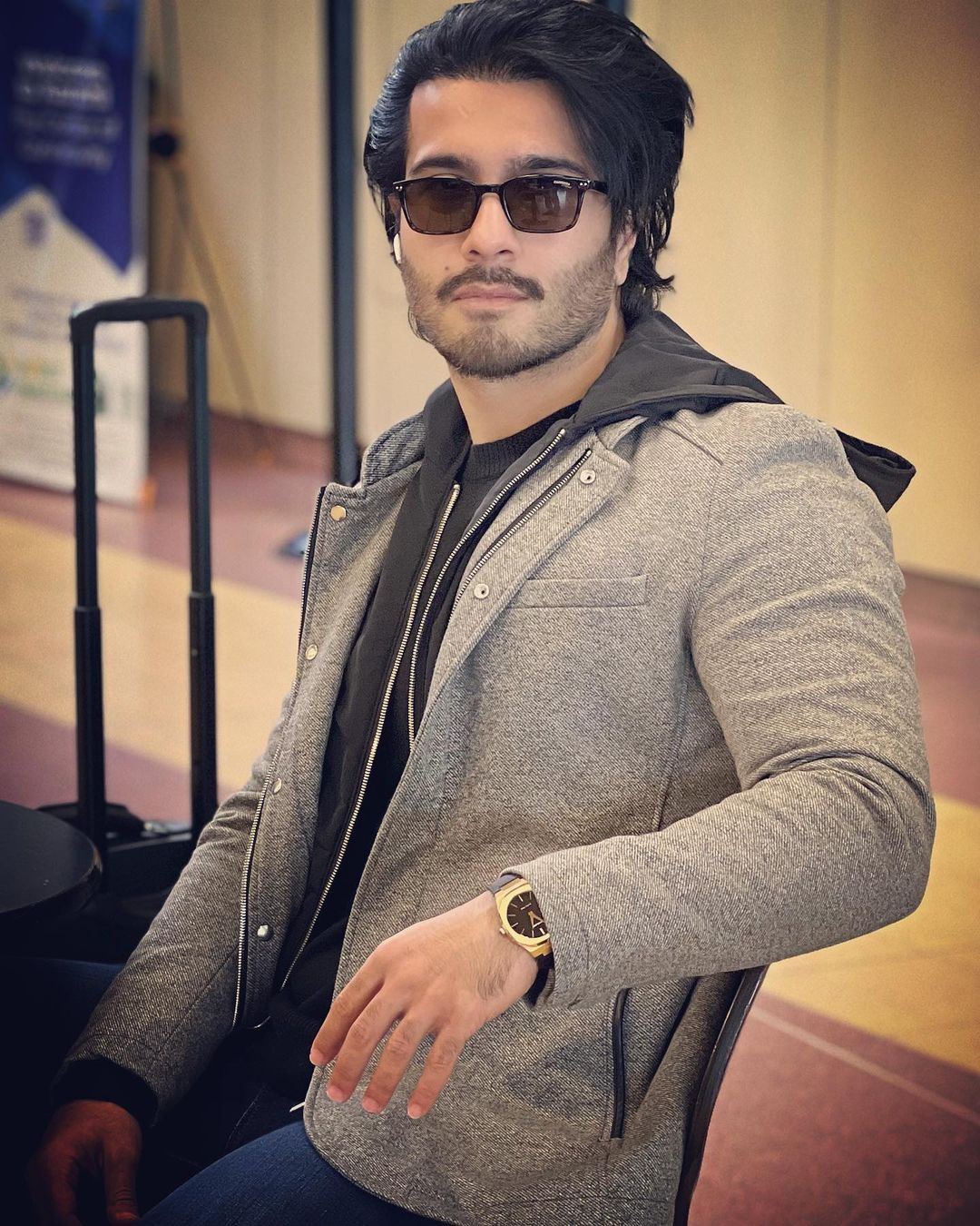 Khumar Complete Cast & Characters | Reviewit.pk