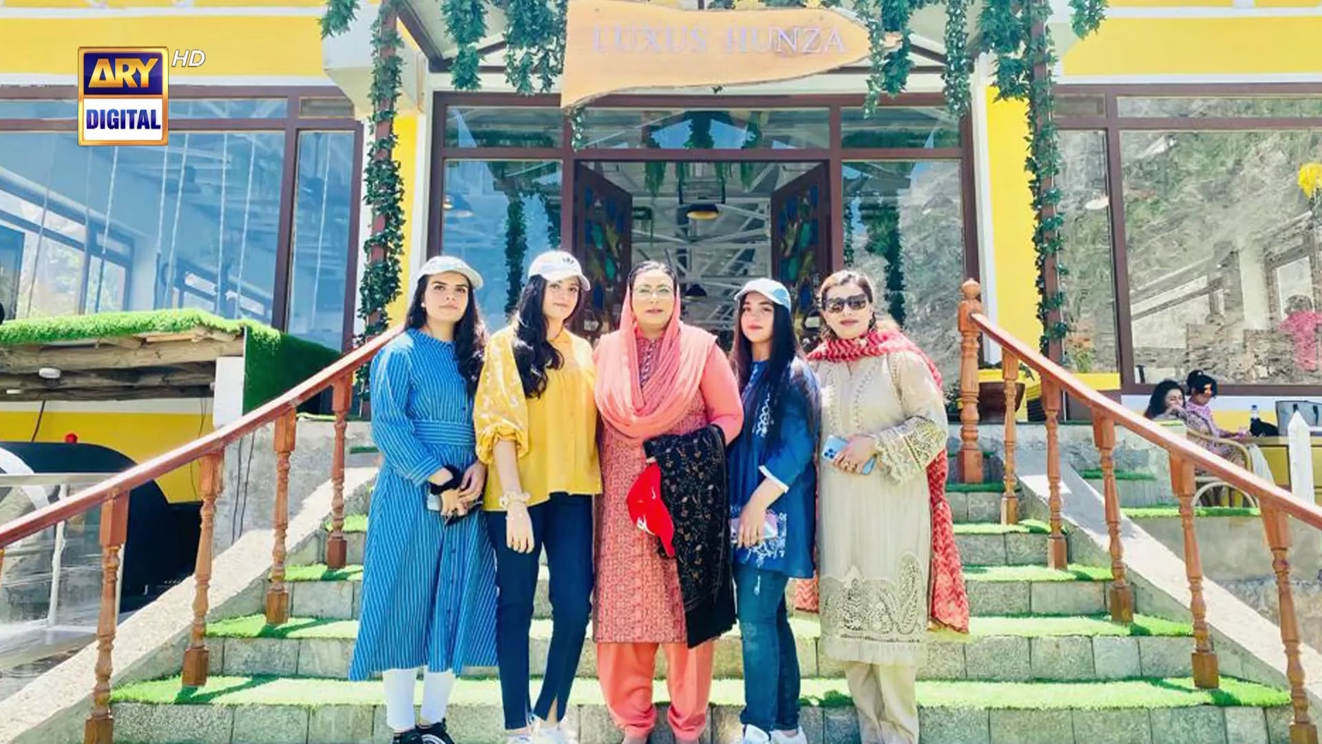 Firdous Ashiq Awan Unseen Family Pictures | Reviewit.pk