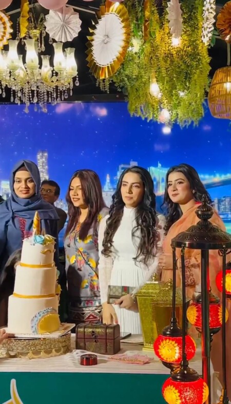 Imad Wasim Daughter's Birthday Celebration At Basha Istanbul | Reviewit.pk