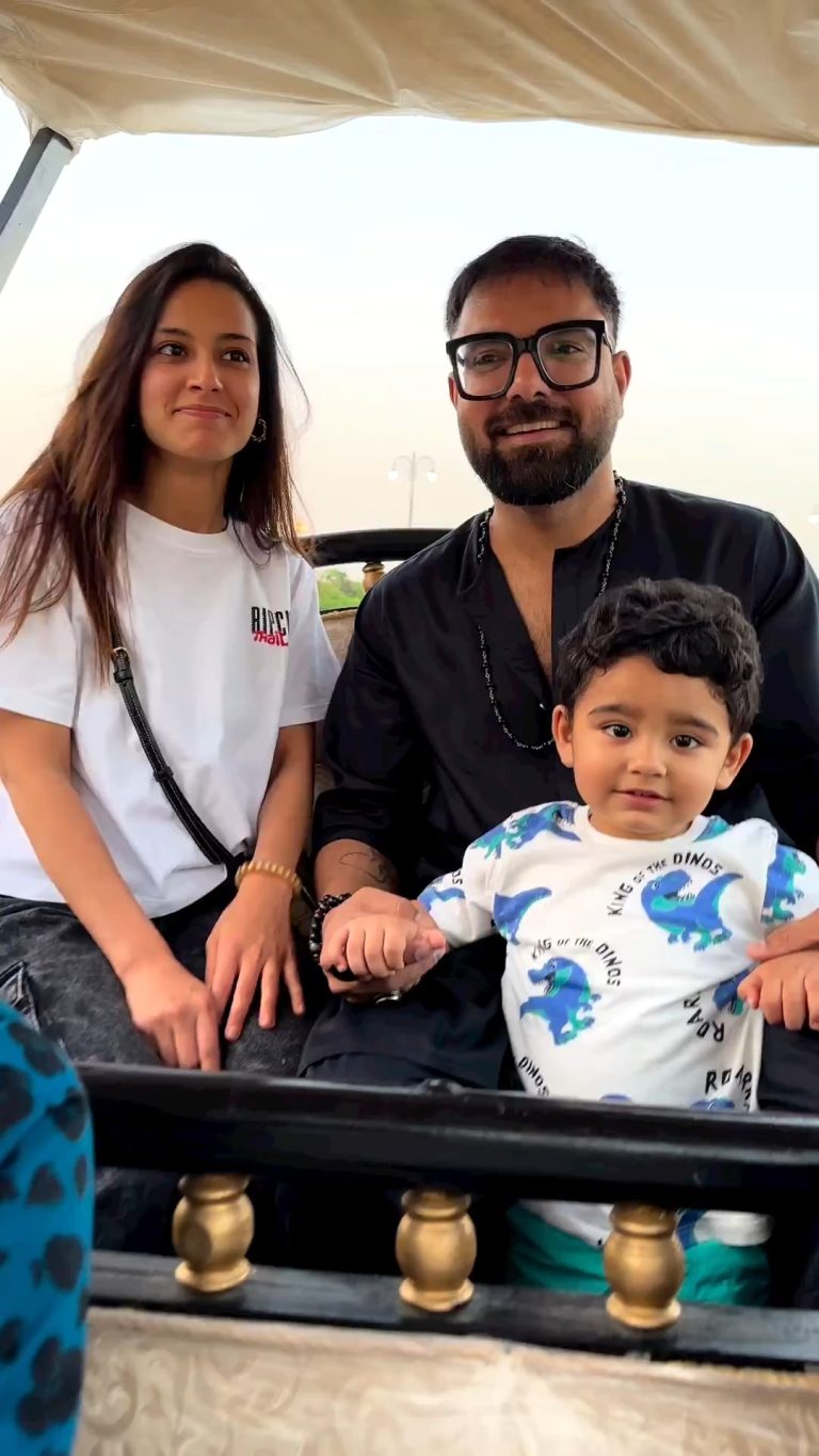 Yasir Hussain Shares Beautiful Family Pictures | Reviewit.pk