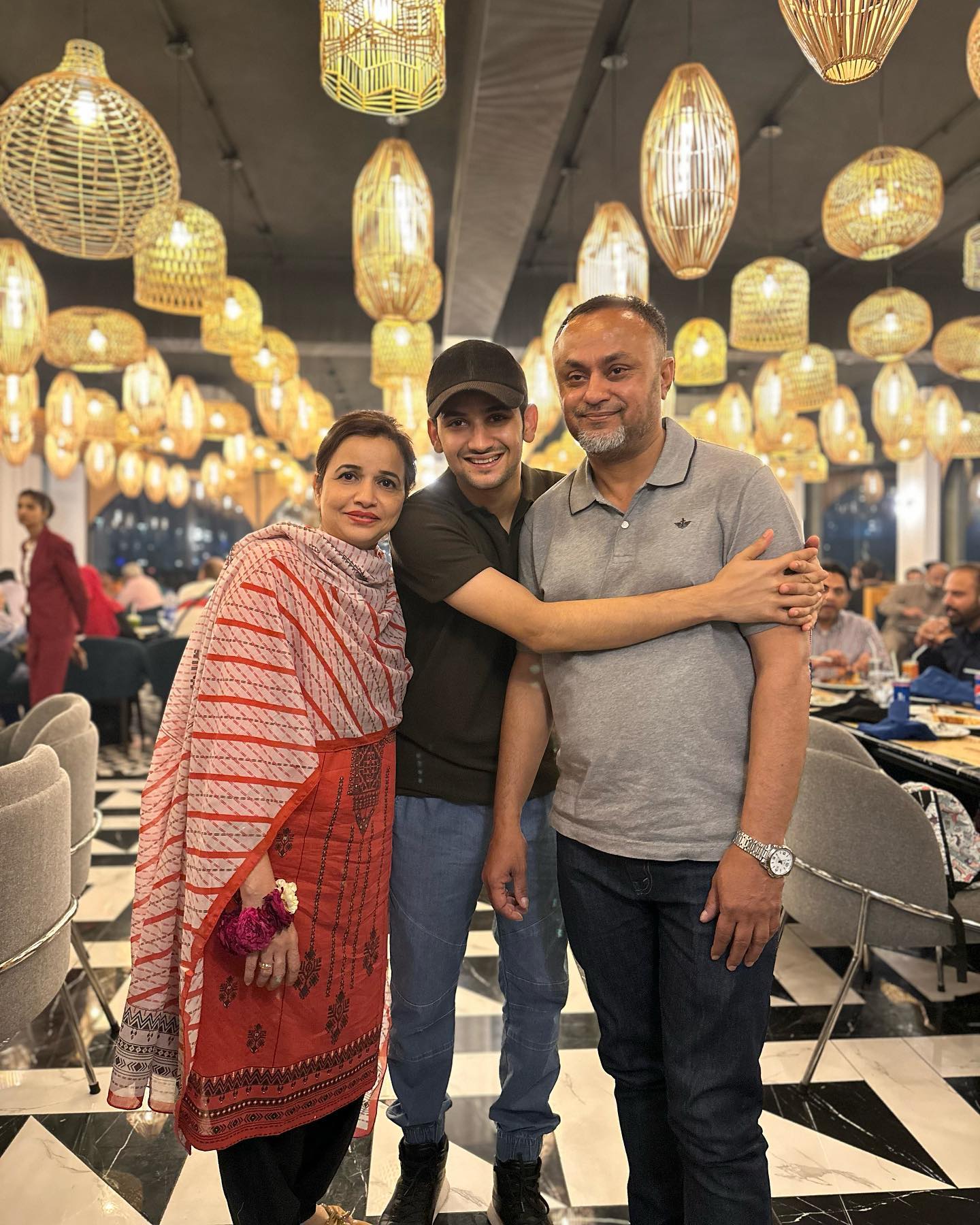 Maaz Safder New Adorable Family Pictures | Reviewit.pk