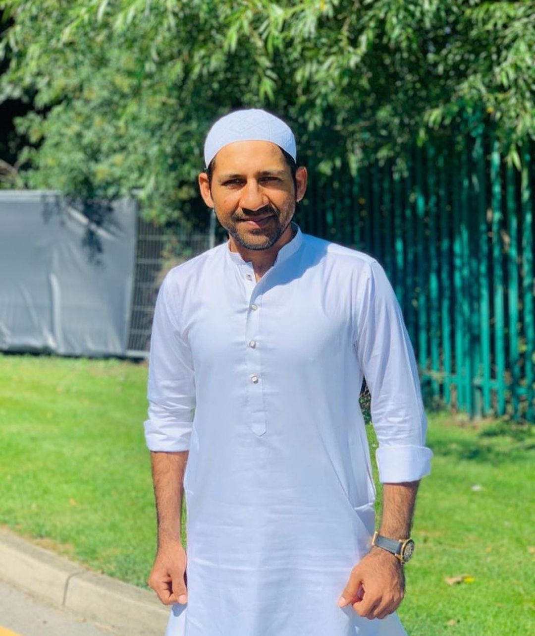 Cricketer Sarfaraz Ahmed's Simple Lifestyle Will Impress You | Reviewit.pk