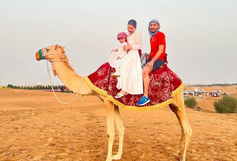 News Anchor Neelum Yousaf With Family In Dubai | Reviewit.pk