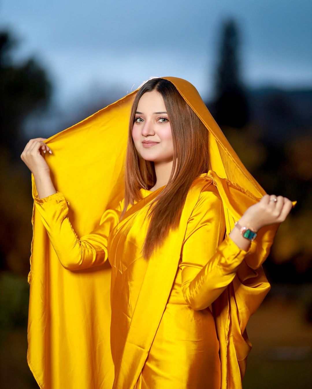 Rabeeca Khan Looks Gorgeous In Yellow For Friend's Dholki | Reviewit.pk