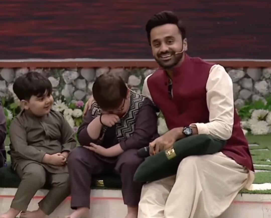 Cute Ahmed Shah Got Emotional While Leaving Shaan E Ramzan Transmission | Reviewit.pk