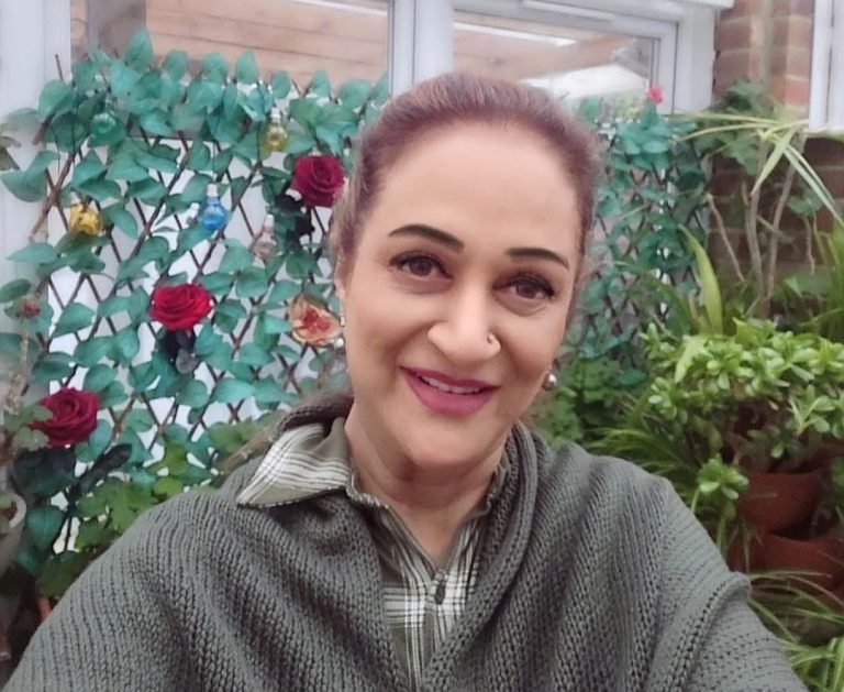 Bushra Ansari Recent Pictures With Her Grandchildren from USA & UK ...