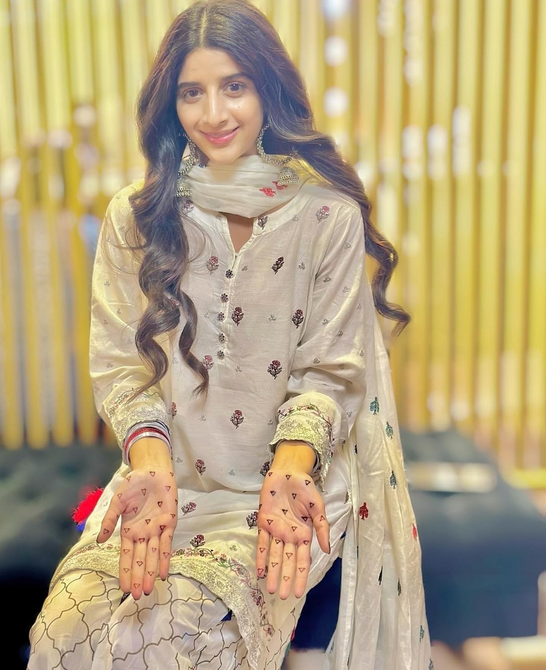 Pakistani Celebrities Pictures from Chand Raat Celebrations | Reviewit.pk