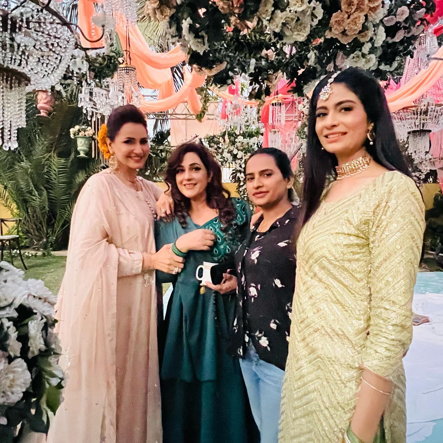 Ramazan Special Drama Chand Tara BTS Pictures | Reviewit.pk