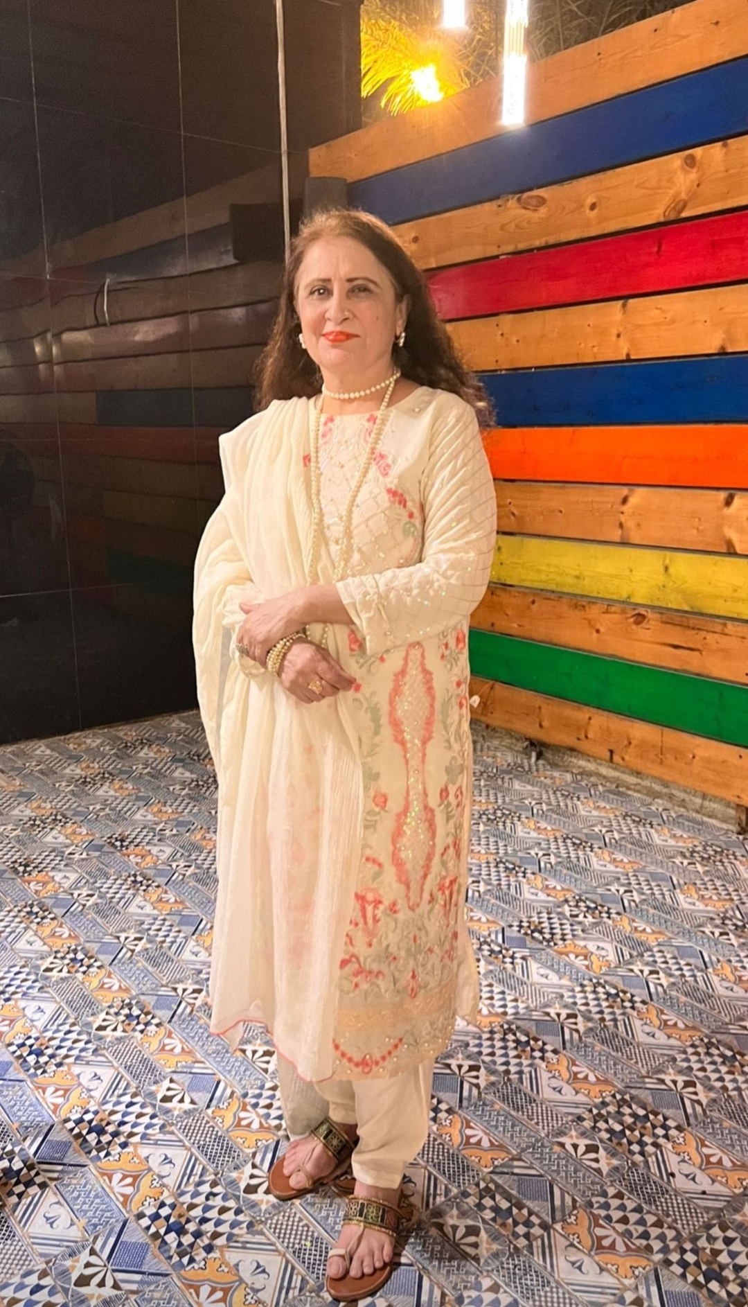 Fatima Effendi Sehr & Iftar Pictures With Family | Reviewit.pk