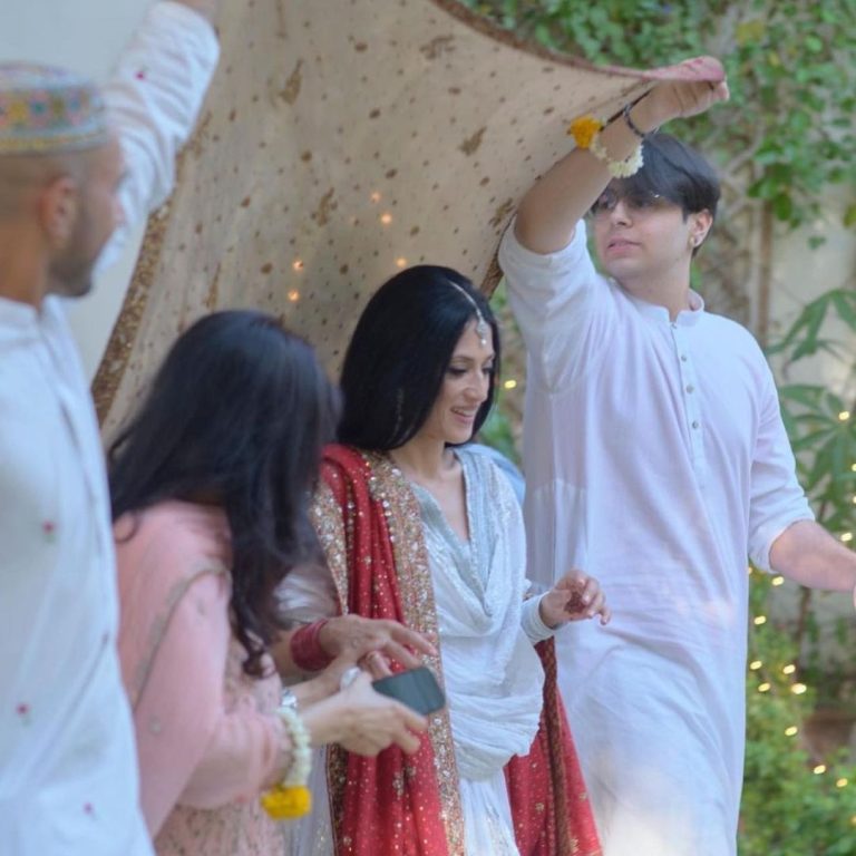 Ace Writer Fatima Bhutto Got Married | Reviewit.pk