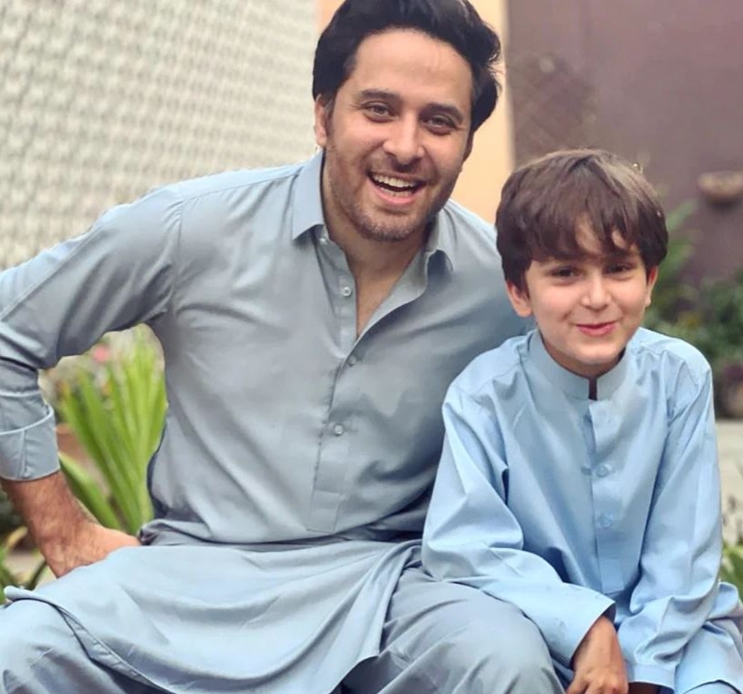 Haroon Shahid Shares Glimpses of His Eid With Family | Reviewit.pk