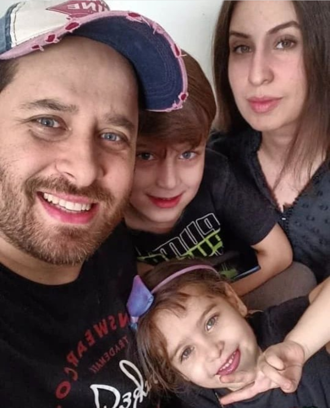 Haroon Shahid Shares Glimpses of His Eid With Family | Reviewit.pk