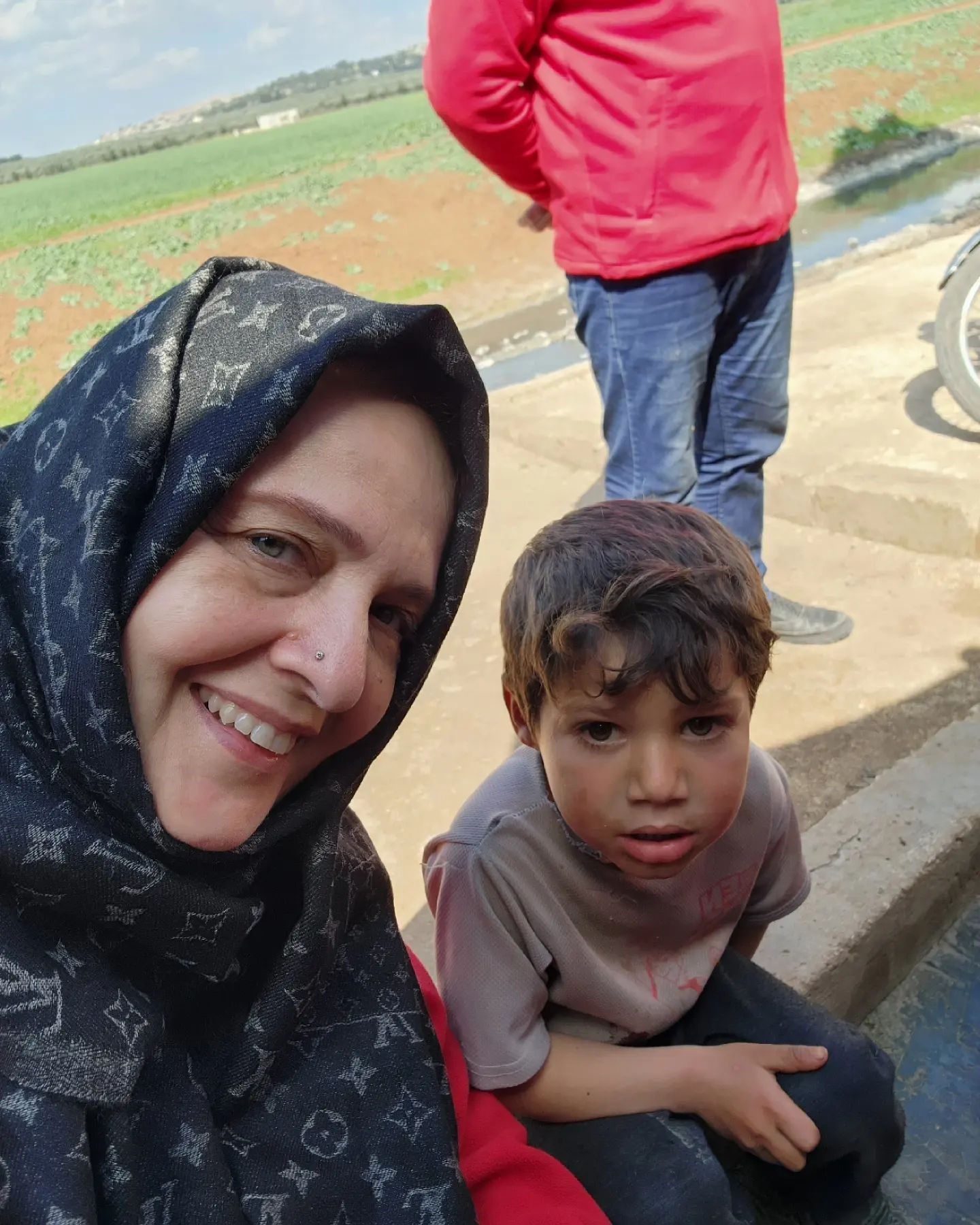 Hina Bayat Shares Pictures From Syria | Reviewit.pk