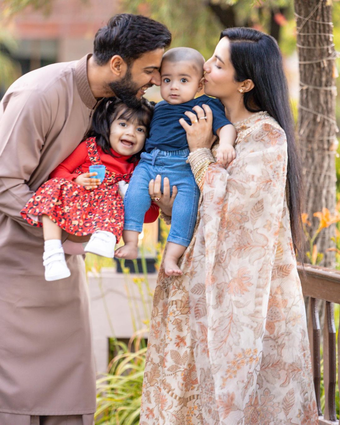 Cricketer Imad Wasim Adorable Family Photoshoot | Reviewit.pk