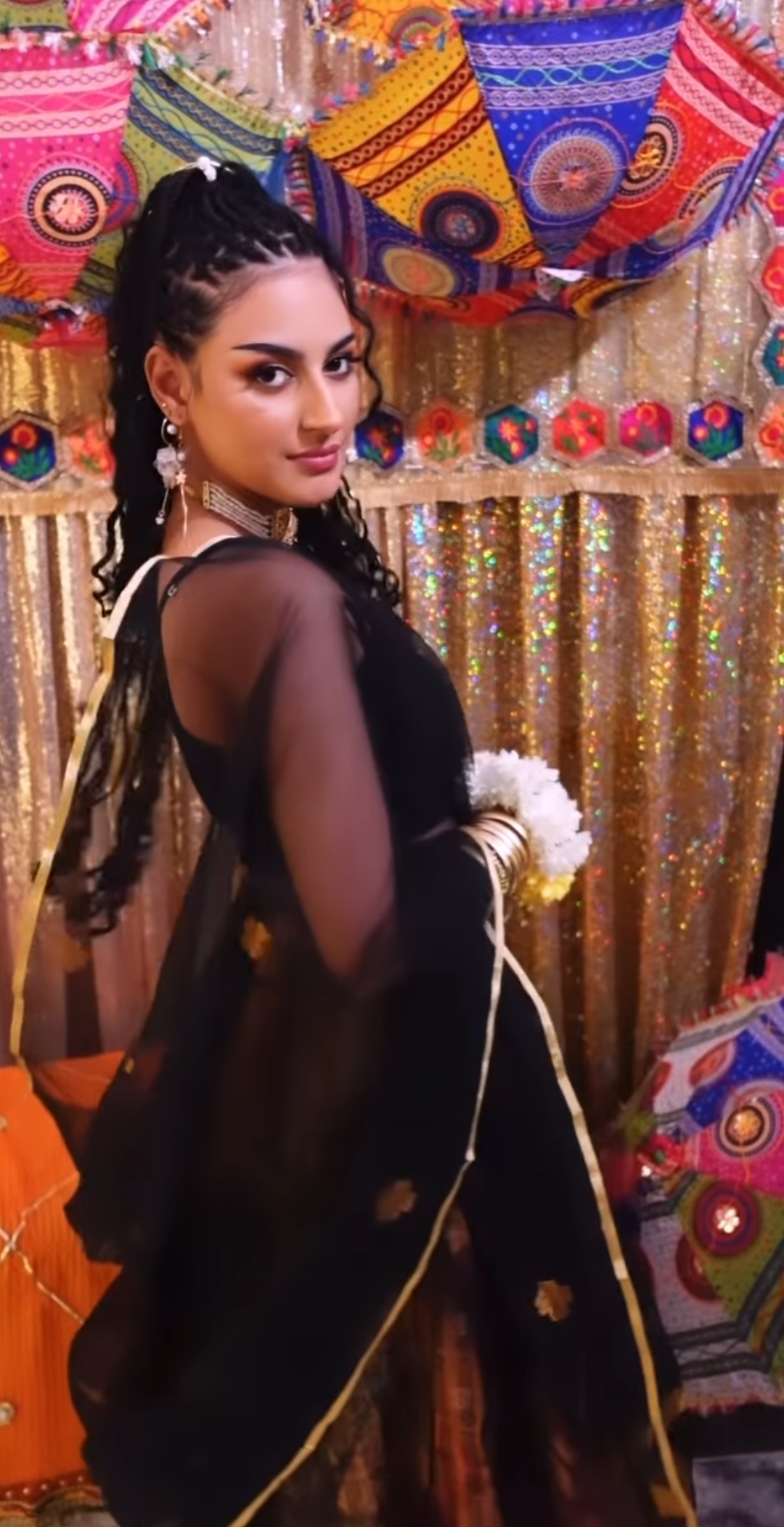 Juvaria Abbasi Daughter Anzela Abbasi Dholki Pictures | Reviewit.pk