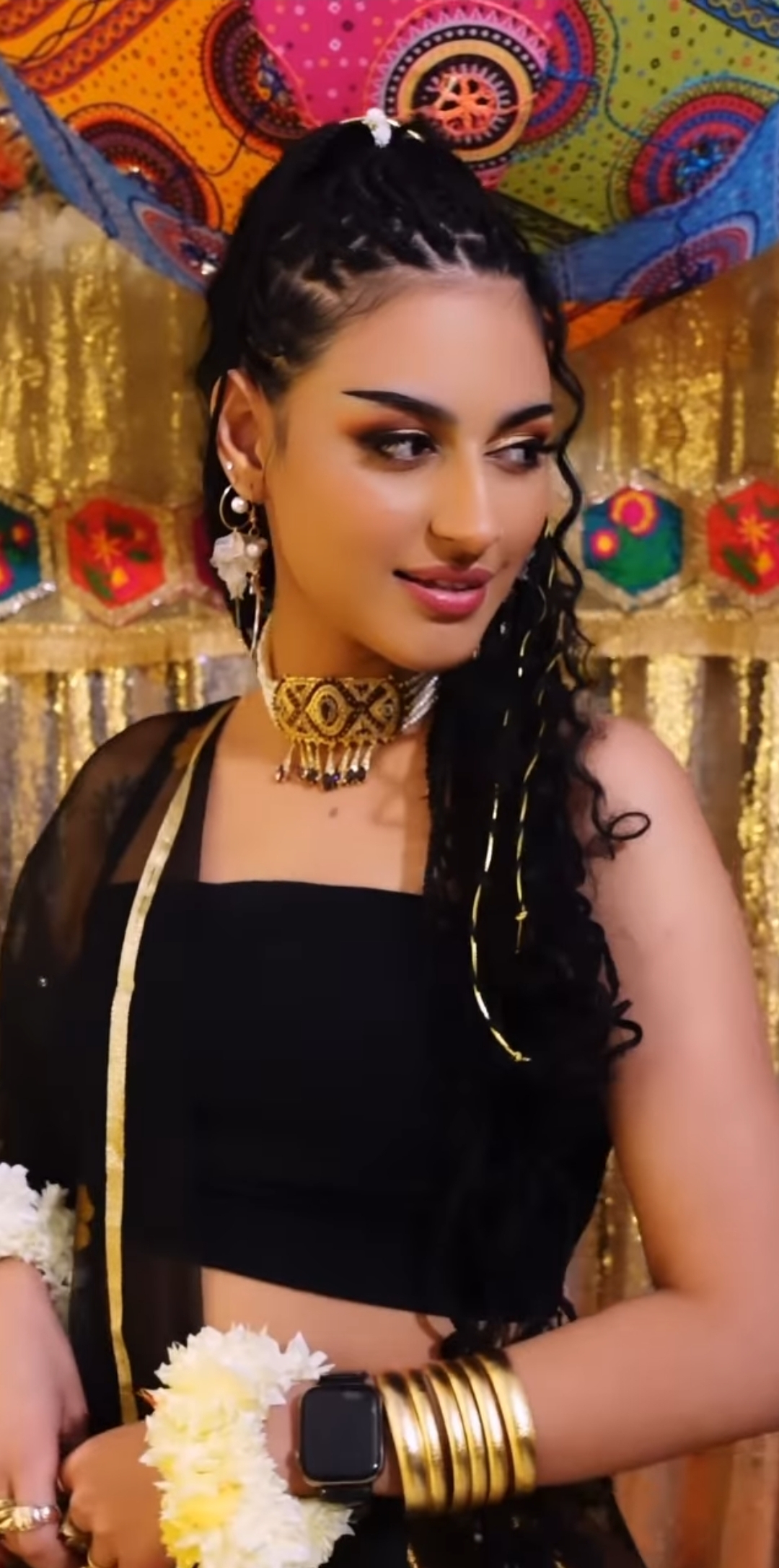 Juvaria Abbasi Daughter Anzela Abbasi Dholki Pictures | Reviewit.pk