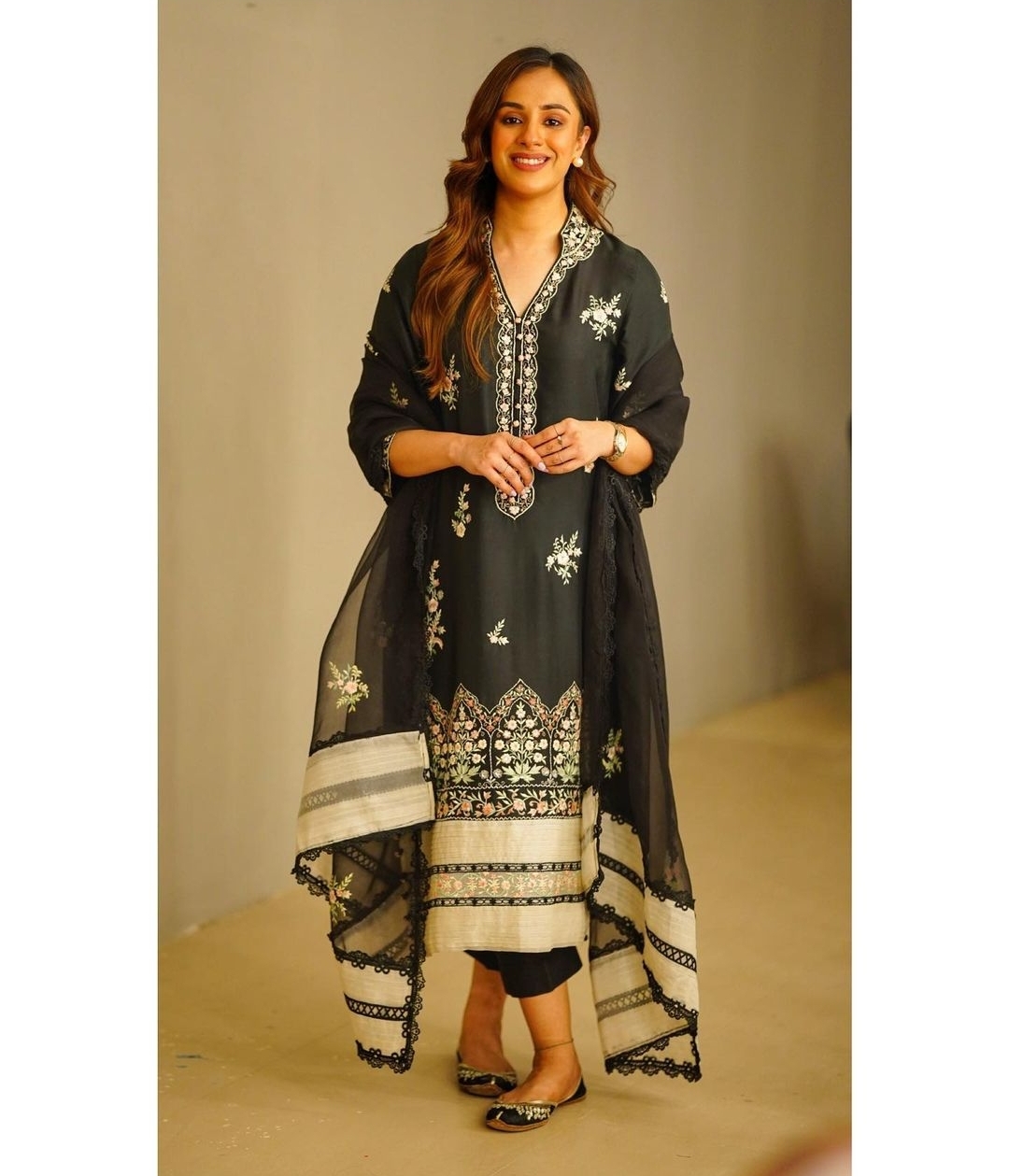 Maham Aamir and Faizan Sheikh New Adorable Pictures | Reviewit.pk