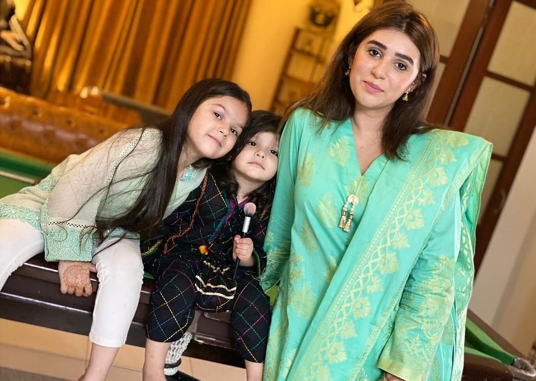 Actor Noman Habib Eid Pictures With His Family | Reviewit.pk