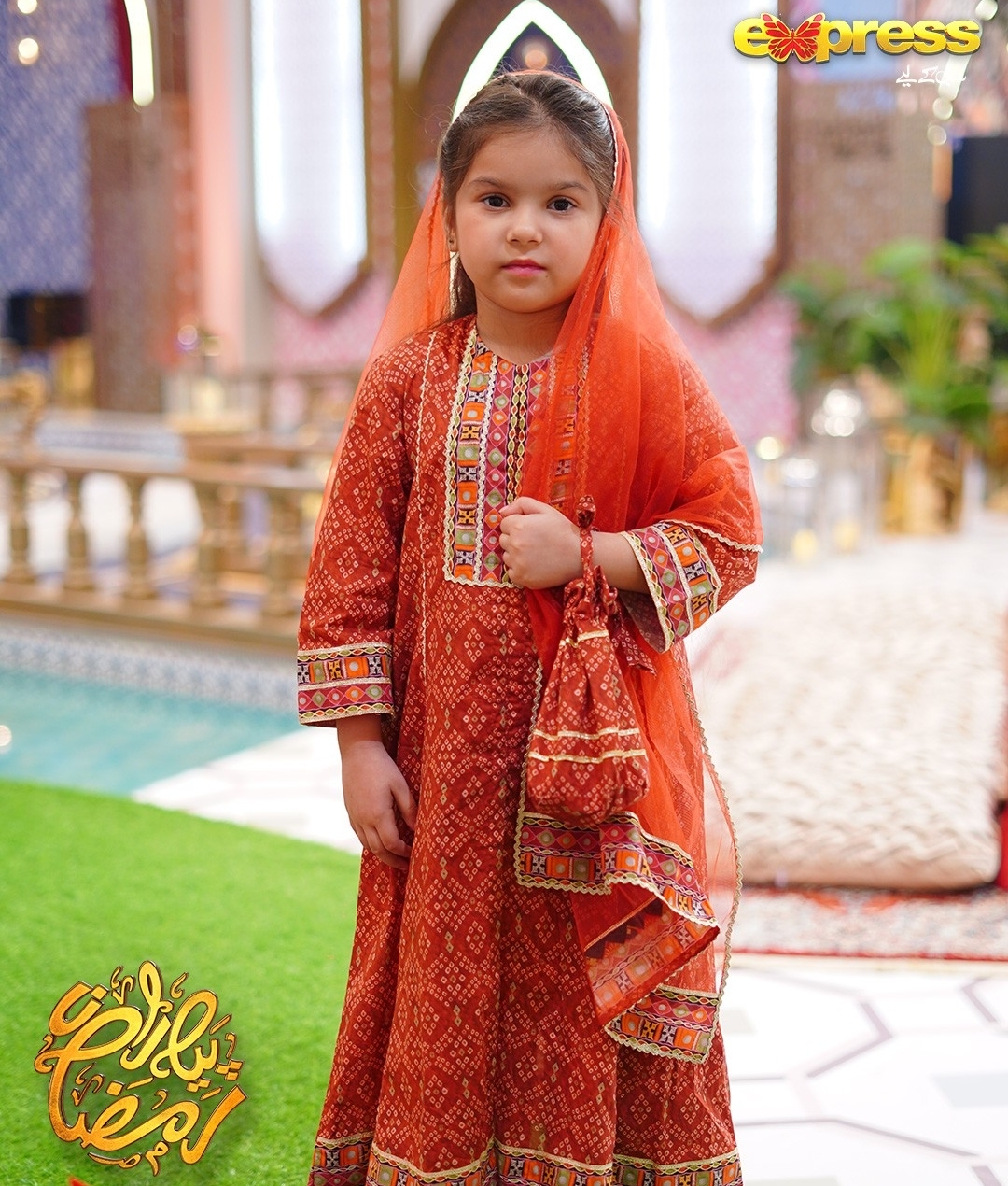 Actor Noman Habib Daughter Pictures from Ramazan Transmission | Reviewit.pk