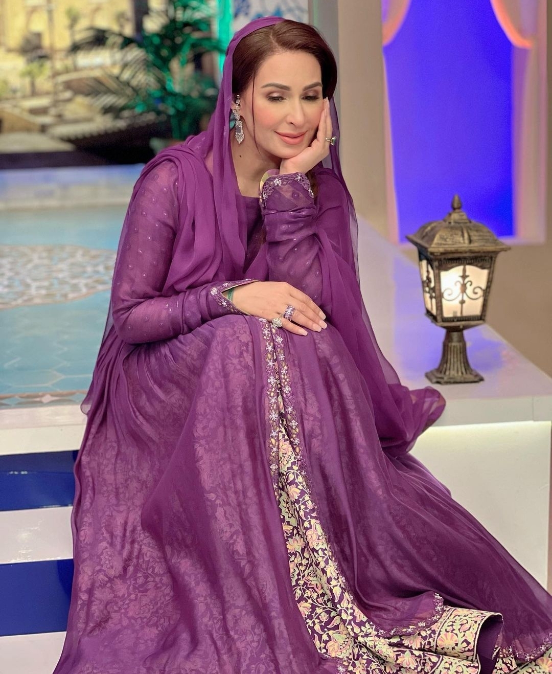 Reema Khan Gorgeous Looks from Ramazan Transmission | Reviewit.pk
