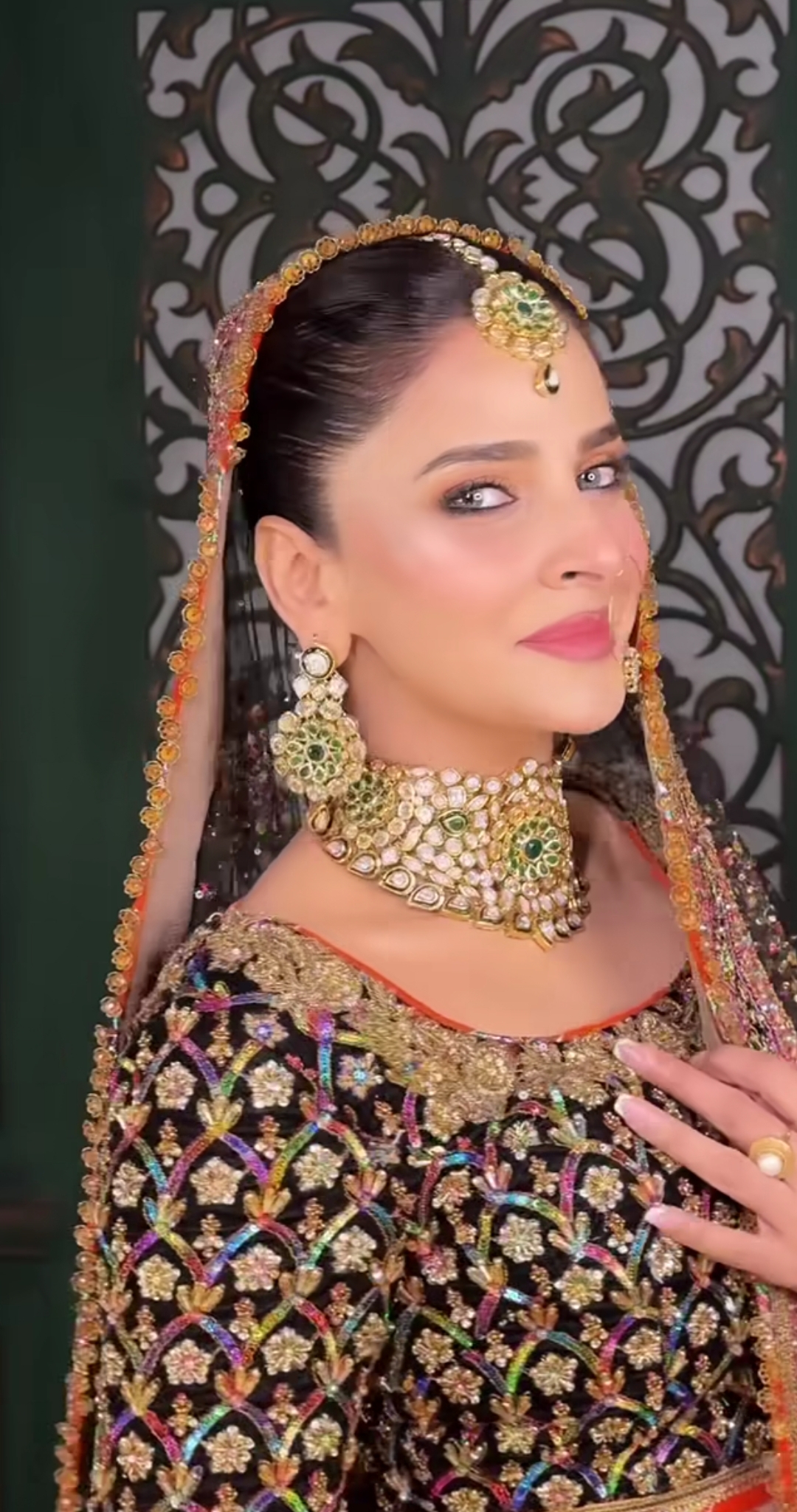 Saba Qamar's Royal Bridal Look Adored By Fans | Reviewit.pk