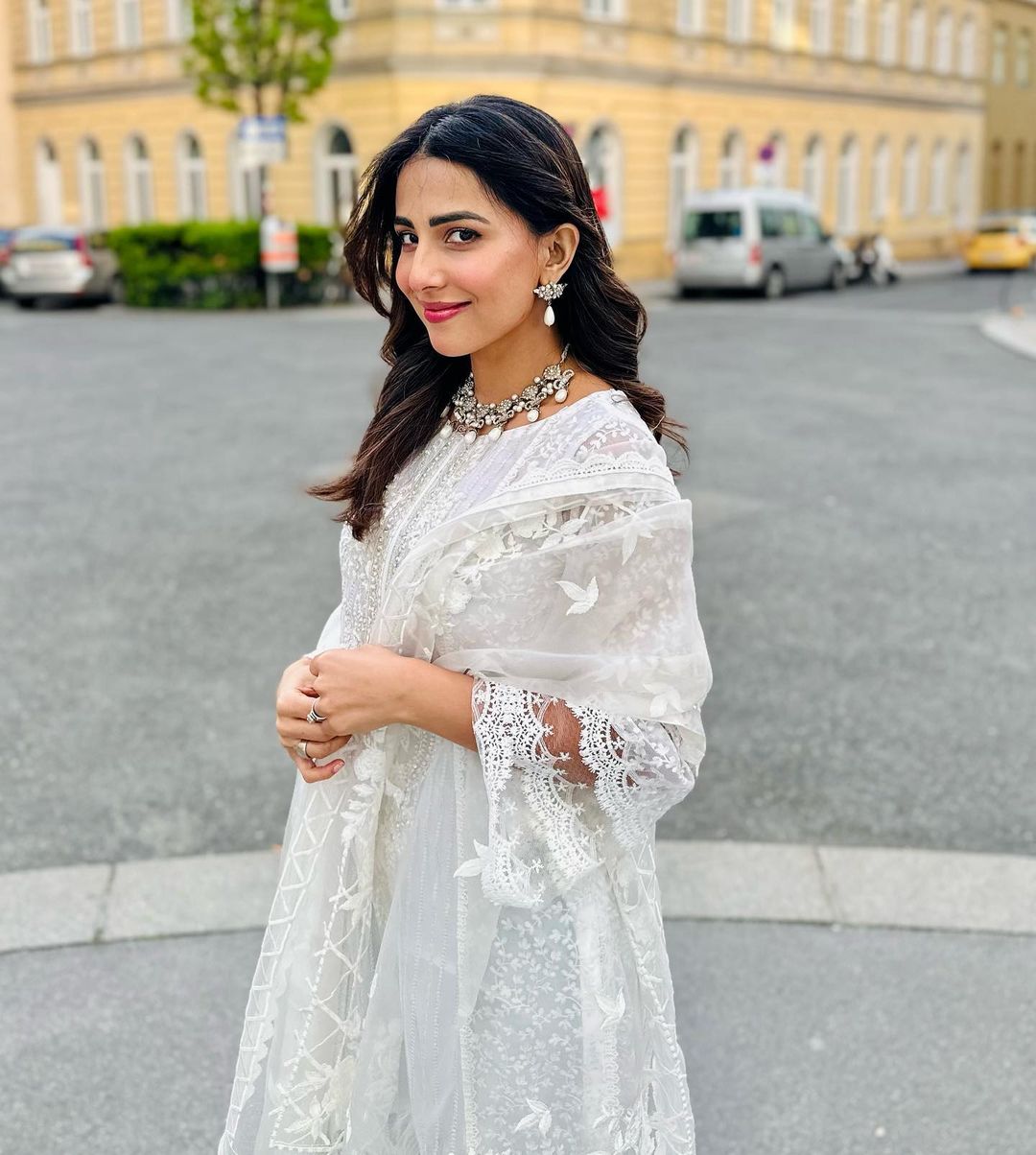 Ushna Shah New Pictures With Husband Hamza Amin from Paris, France ...