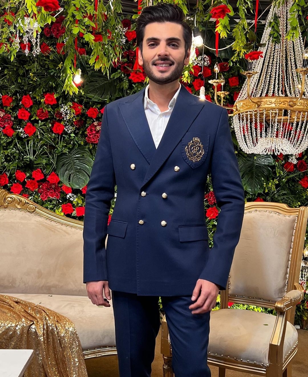 Actor Yasir Shoro's Mother Passed Away | Reviewit.pk