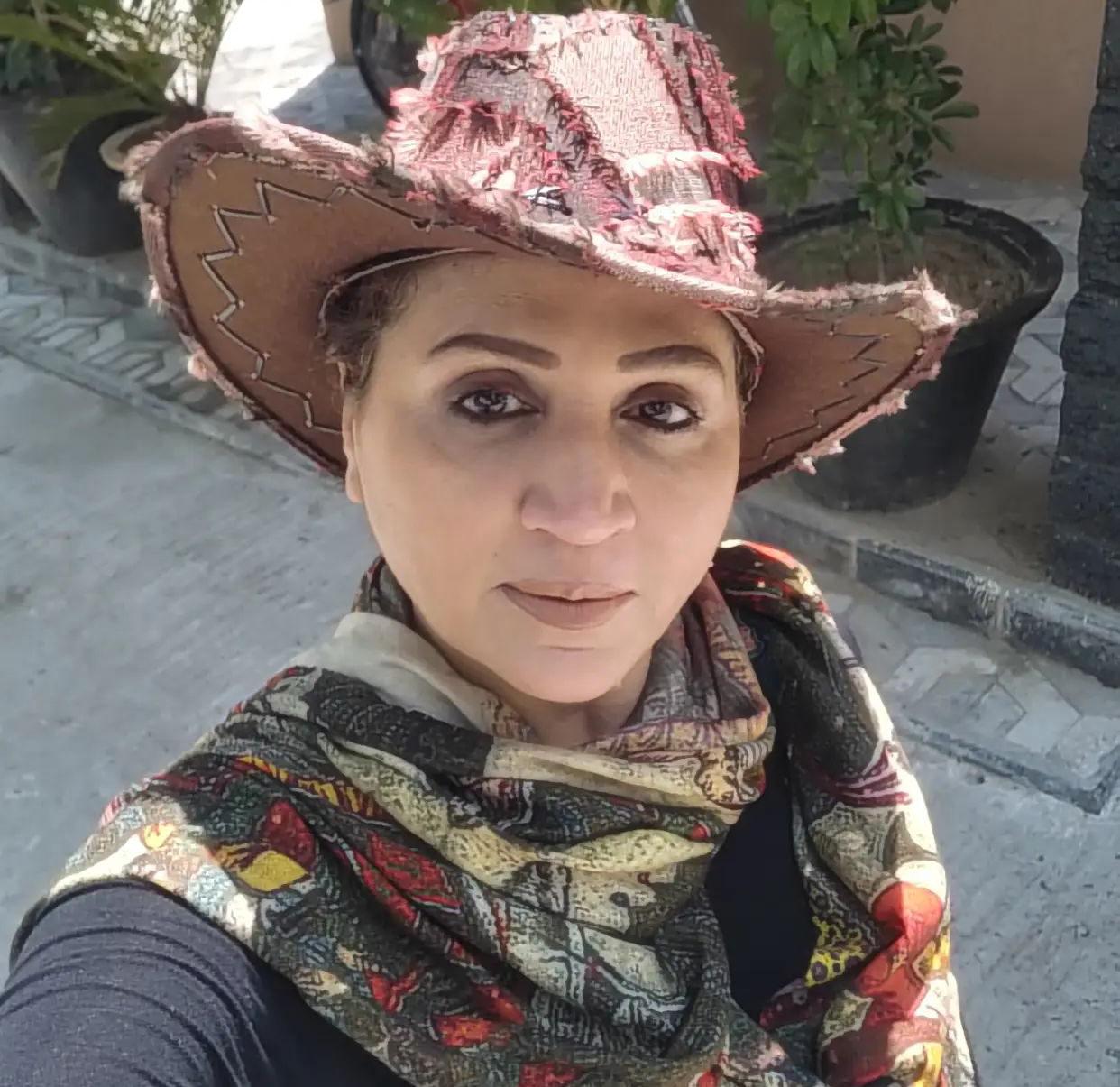 Asma Abbas Shares Beautiful Pictures With Family From Murree | Reviewit.pk