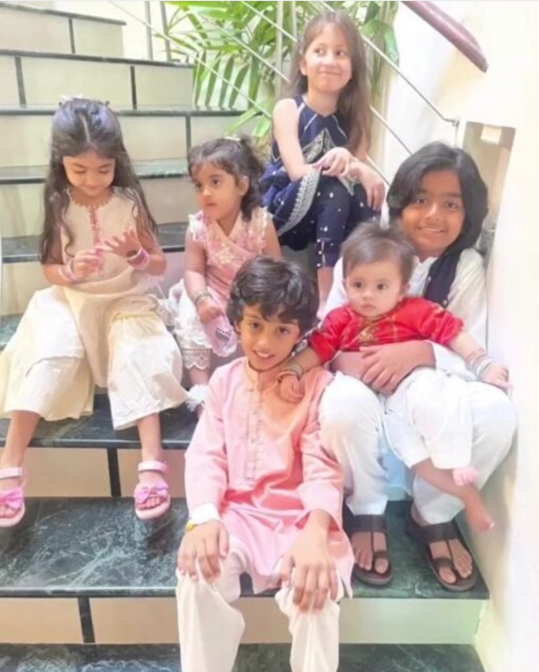 Behroze Sabzwari's Grand Eid Lunch Pictures | Reviewit.pk