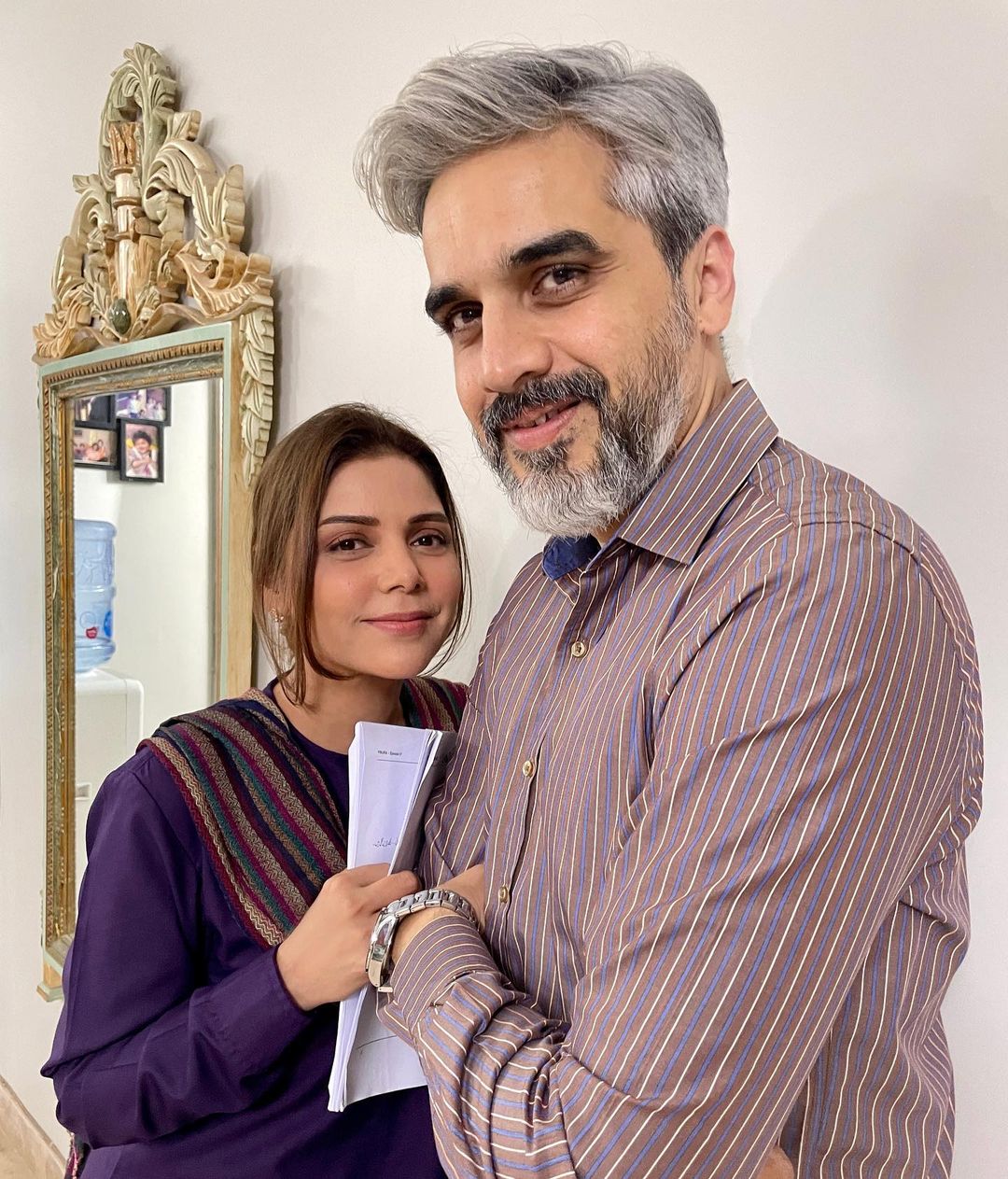Hadiqa Kiani Shares Beautiful BTS Pictures As Pinjra Comes To An End | Reviewit.pk