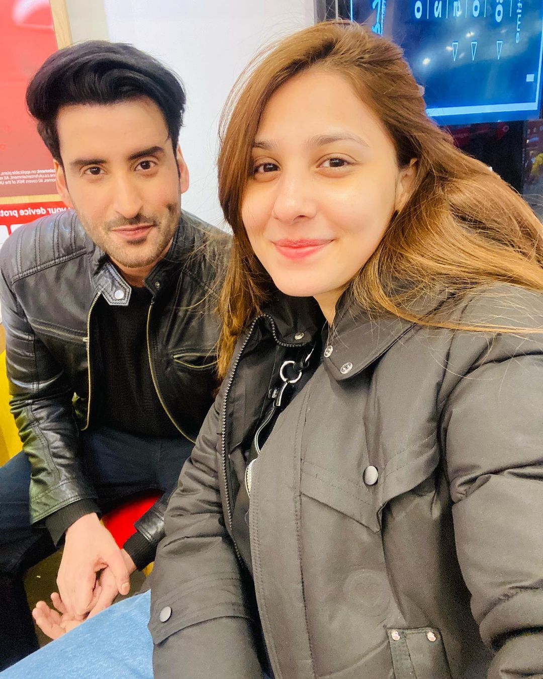 Why Hina Altaf And Agha Ali Have No House Help | Reviewit.pk